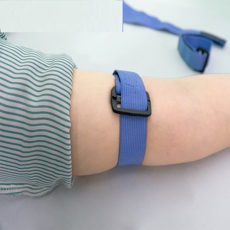 Buộc garô là gì? Thao tác và những lưu ý khi buộc garô